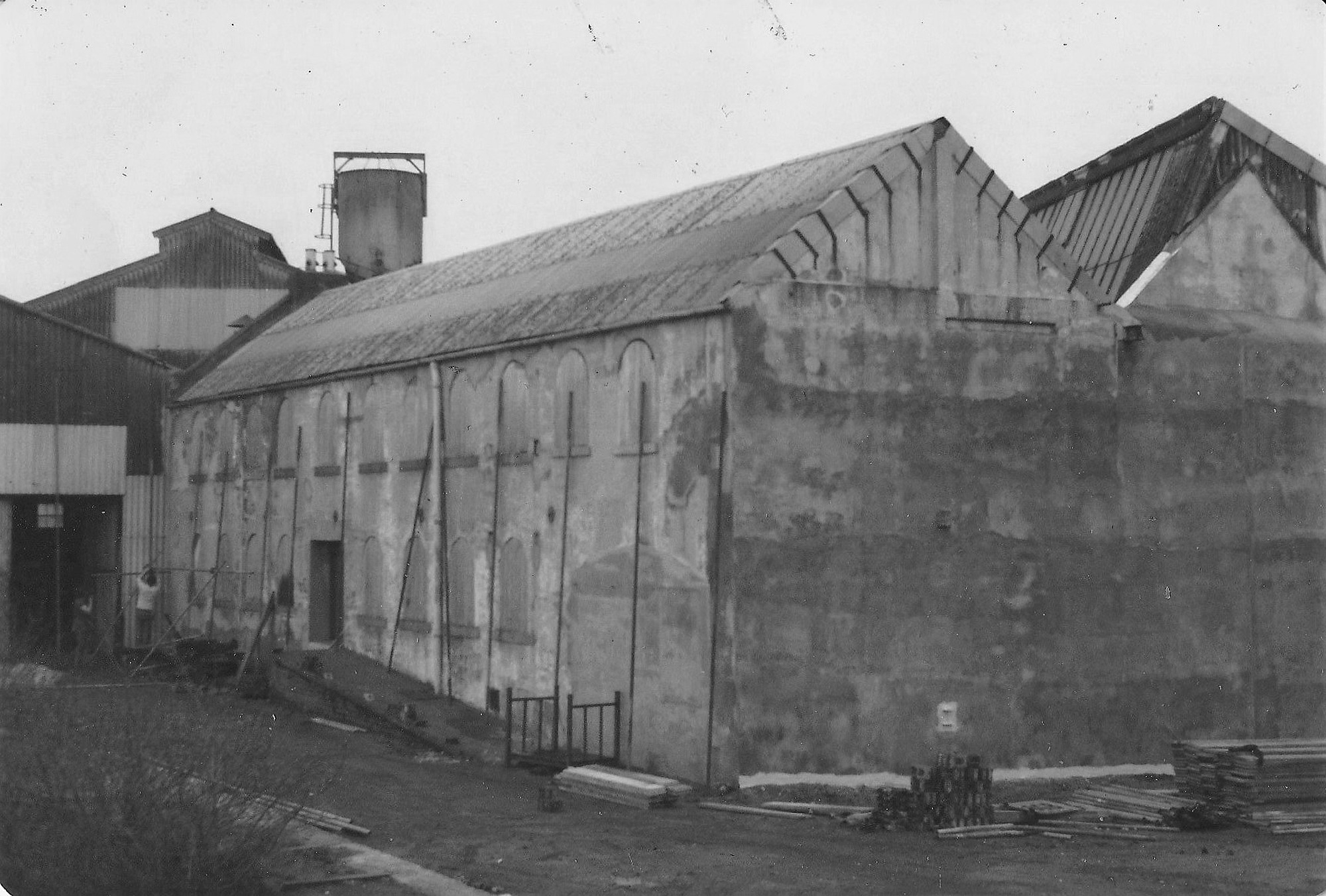 Smith and Wellstood Building, Bonnybridge, Scotland. 1980 – For Walls ...